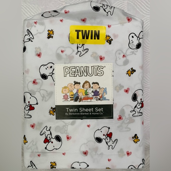 Peanuts | Bedding | Peanuts Hearts Sheet Set Twin | Poshmark